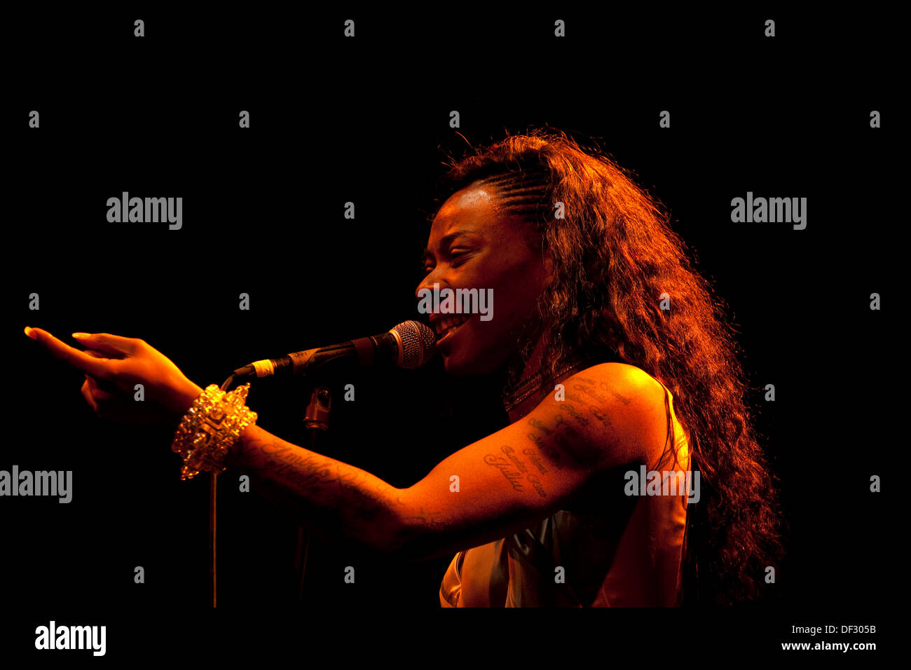 Female latin singer hi-res stock photography and images - Alamy