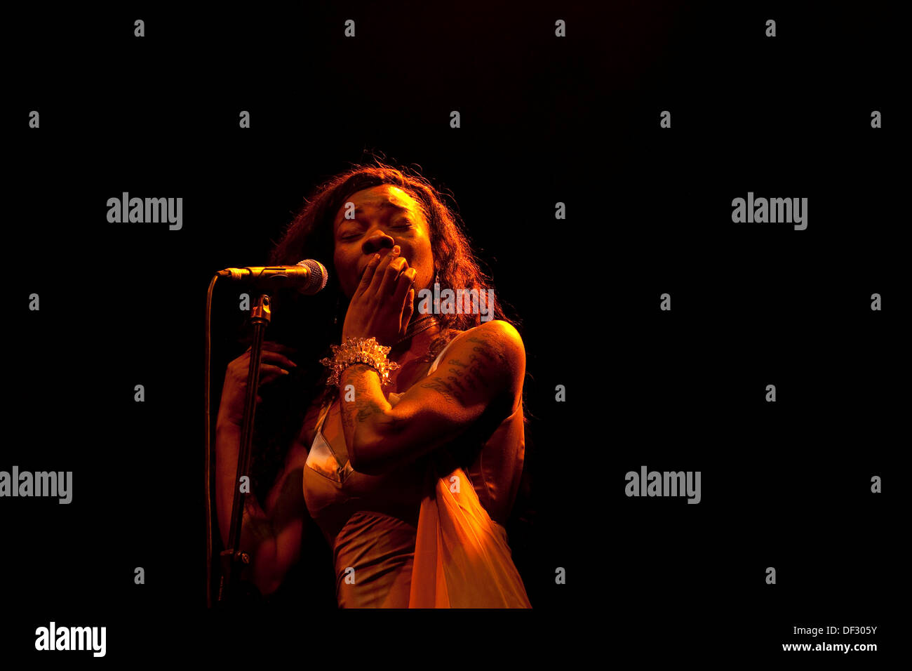 Female latin singer hi-res stock photography and images - Alamy