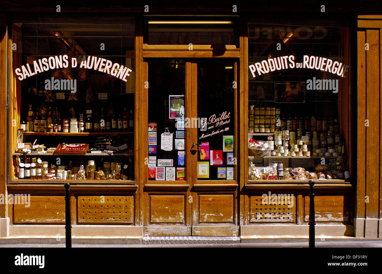 Old Fashioned Storefront High Resolution Stock Photography and Images ...