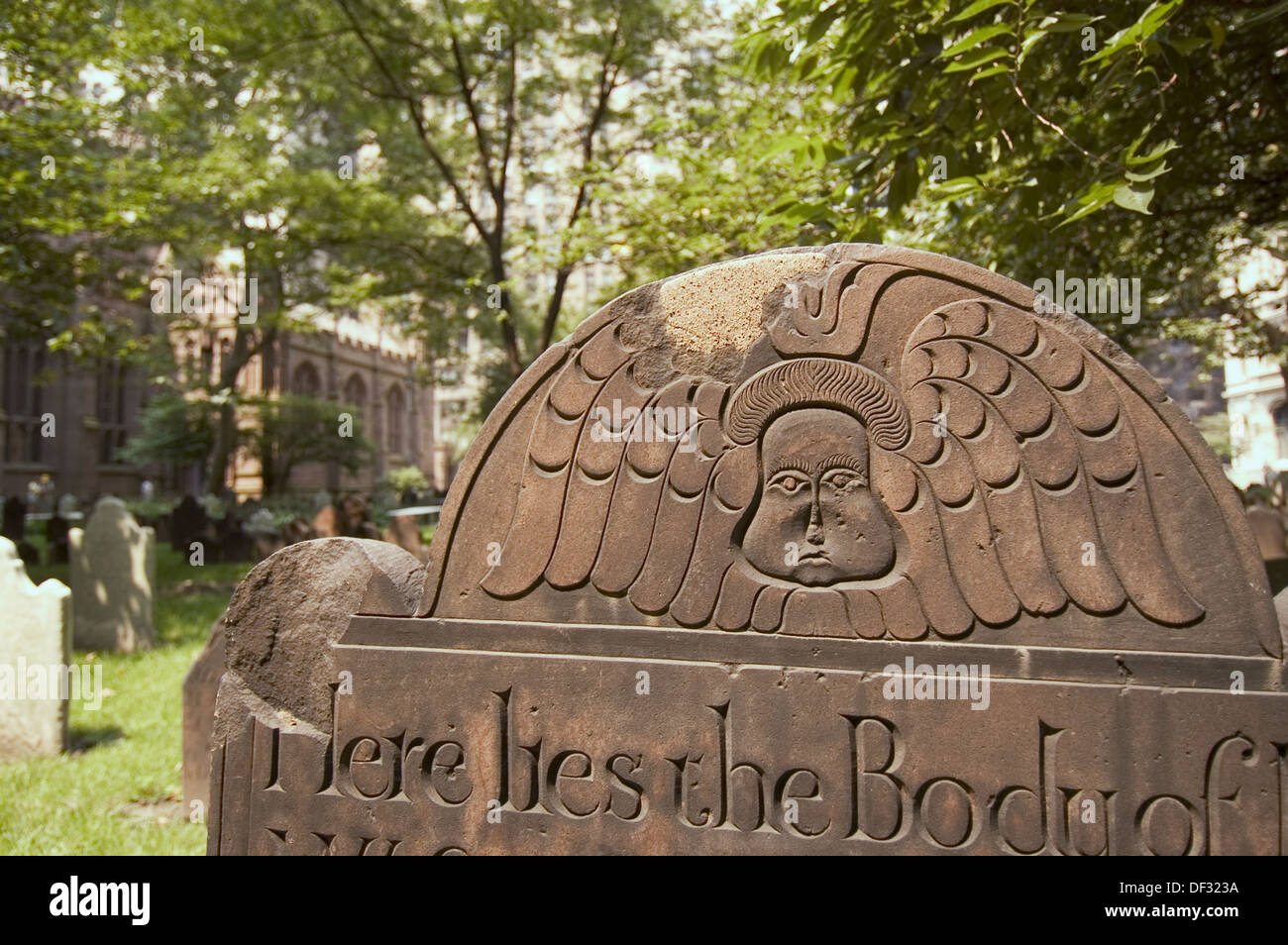 Trinity church cemetery nyc hi-res stock photography and images - Alamy Trinity church cemetery nyc hi-res stock photography and images - Alamy