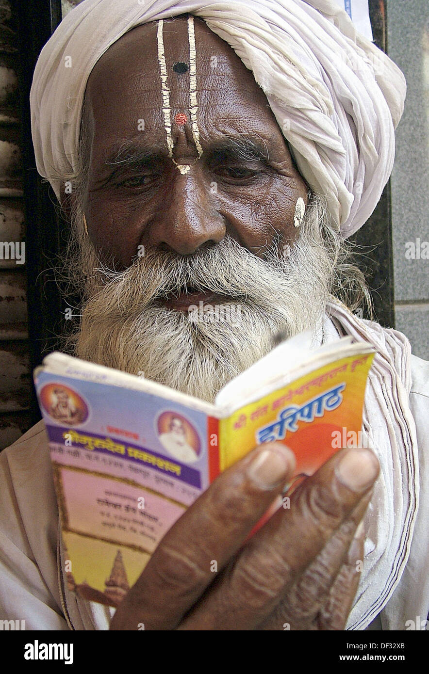 Devotional reading hi-res stock photography and images - Alamy