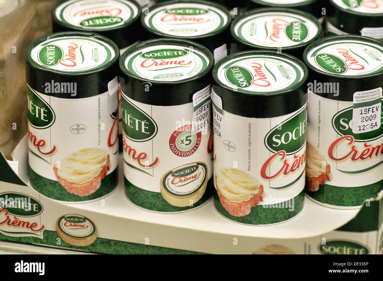 Cream cheese in a supermarket hi-res stock photography and images - Alamy