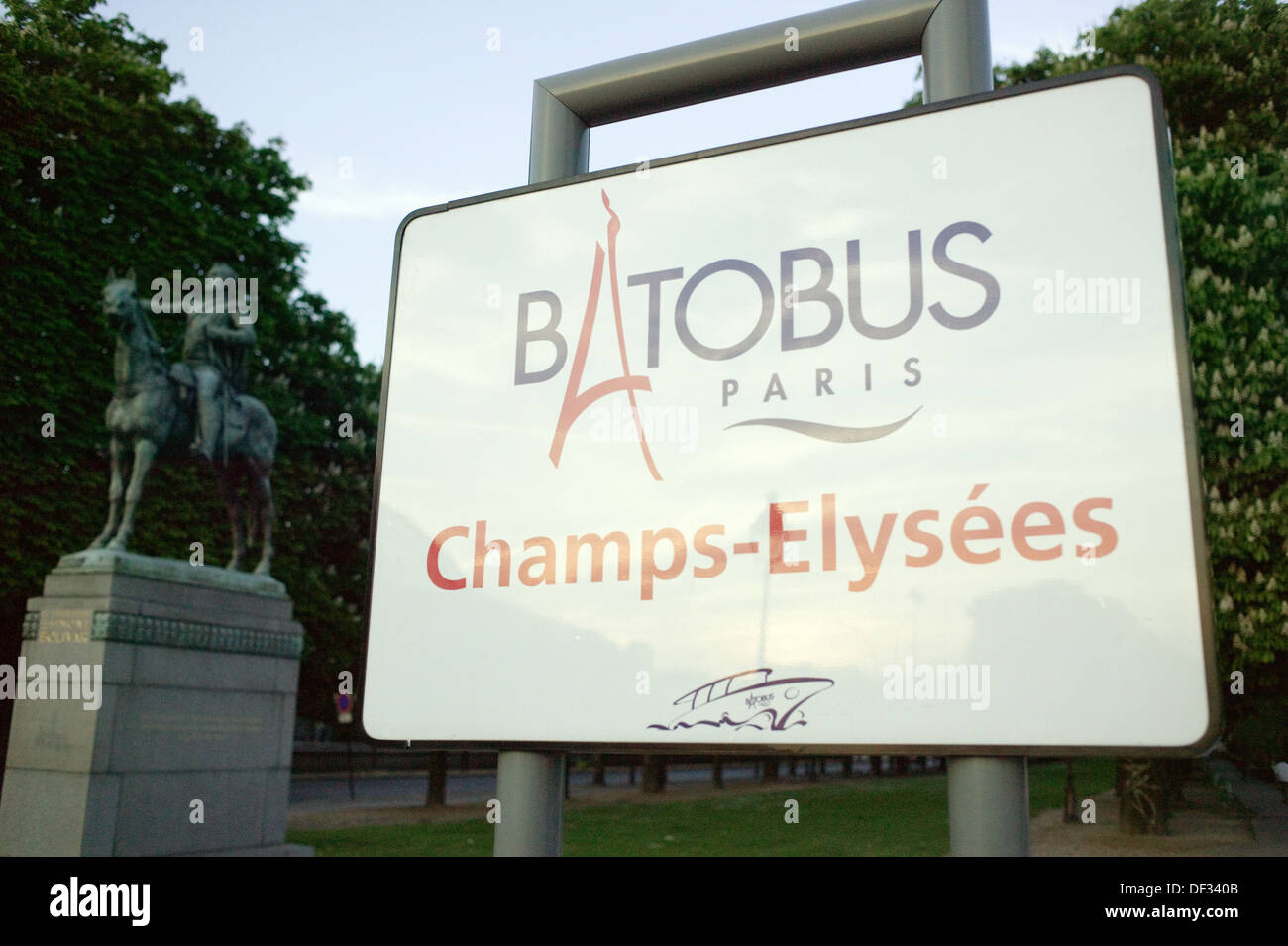 Batobus sign hi-res stock photography and images - Alamy