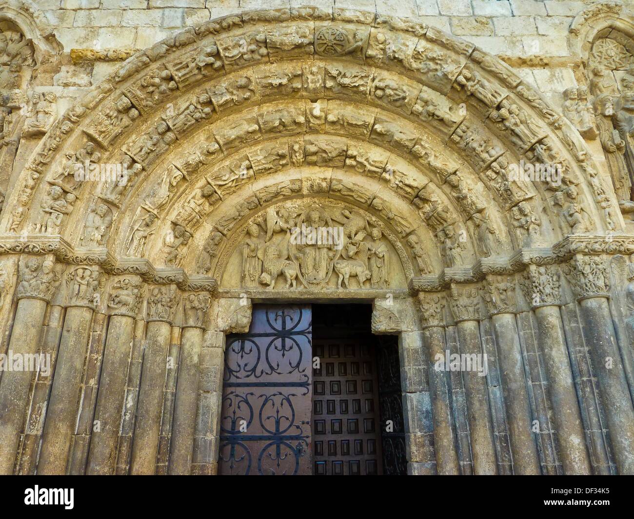 Gothic and romanesque elements hi-res stock photography and images - Alamy