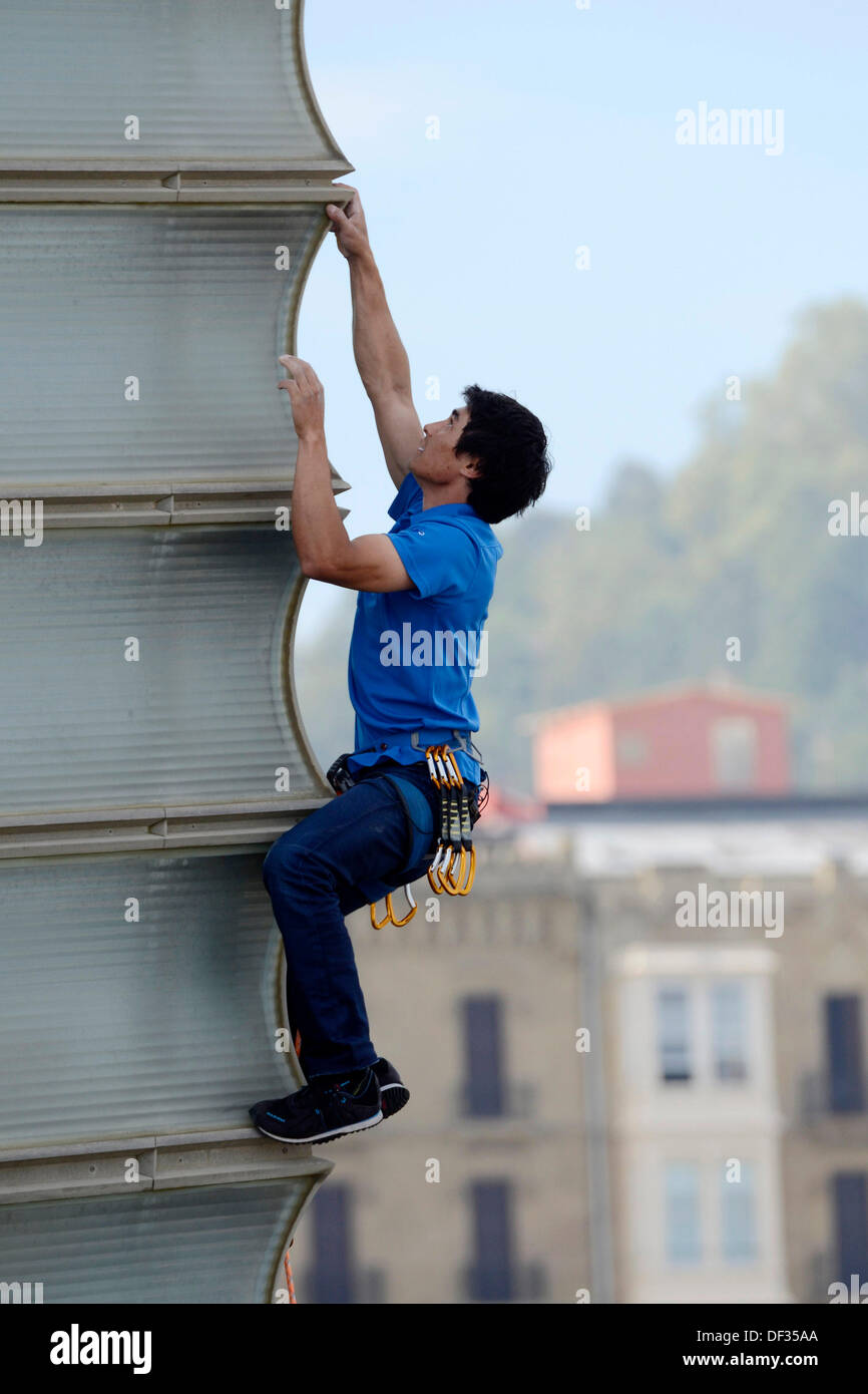 David lama hi-res stock photography and images - Alamy