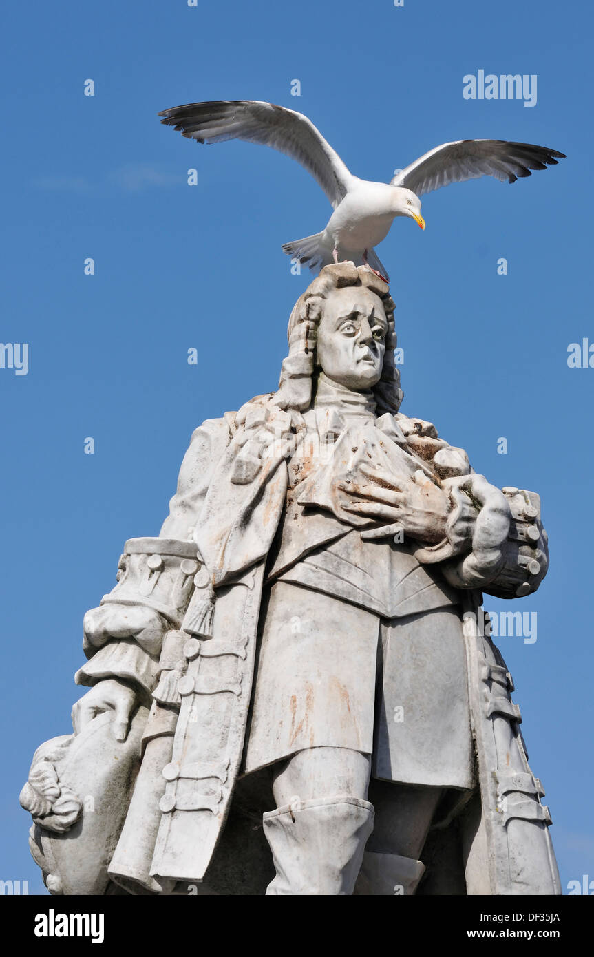Statue of King William III; Prince Of Orange With Herring Gull - Larus ...