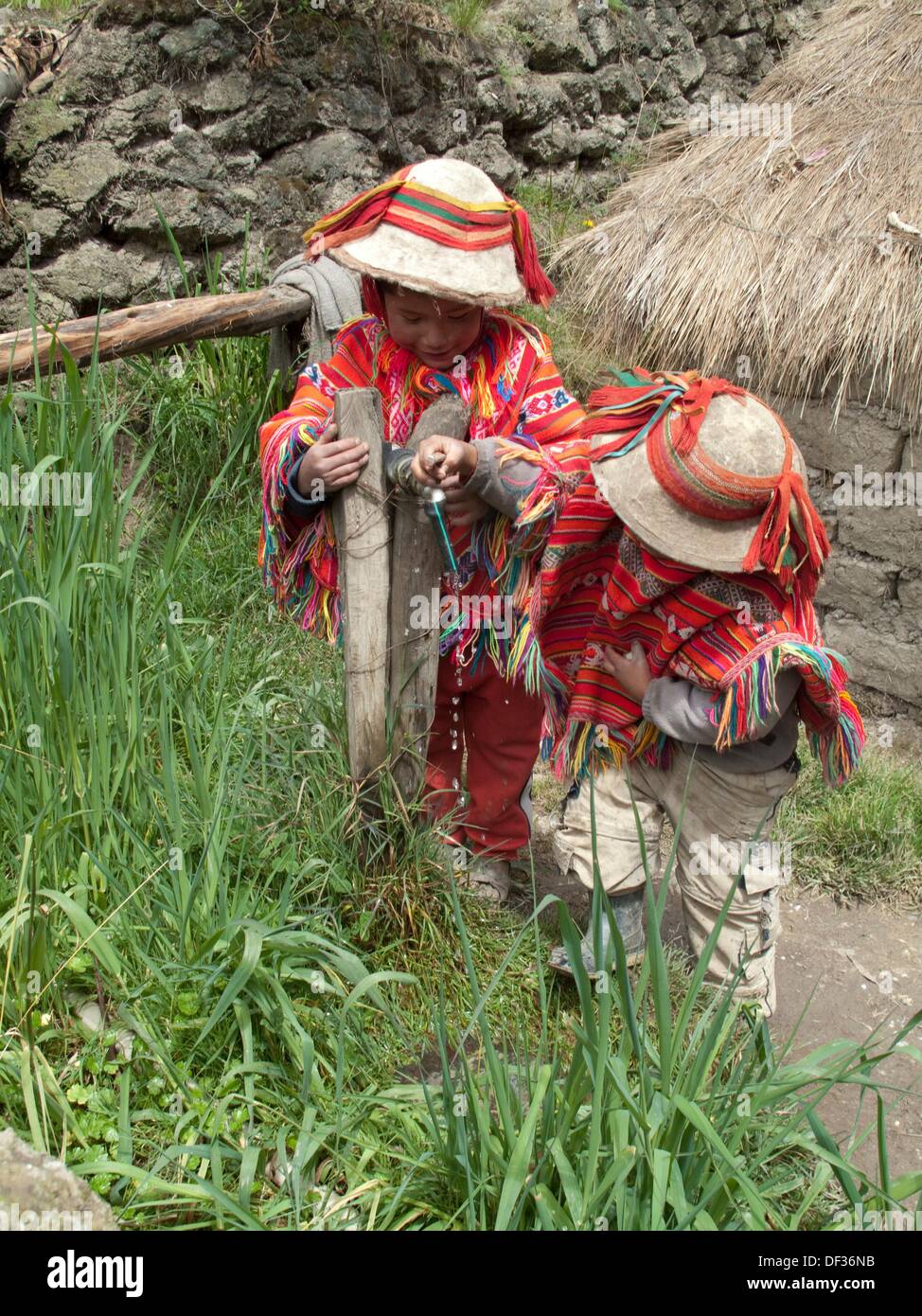 Indigenous children water hi-res stock photography and images - Alamy