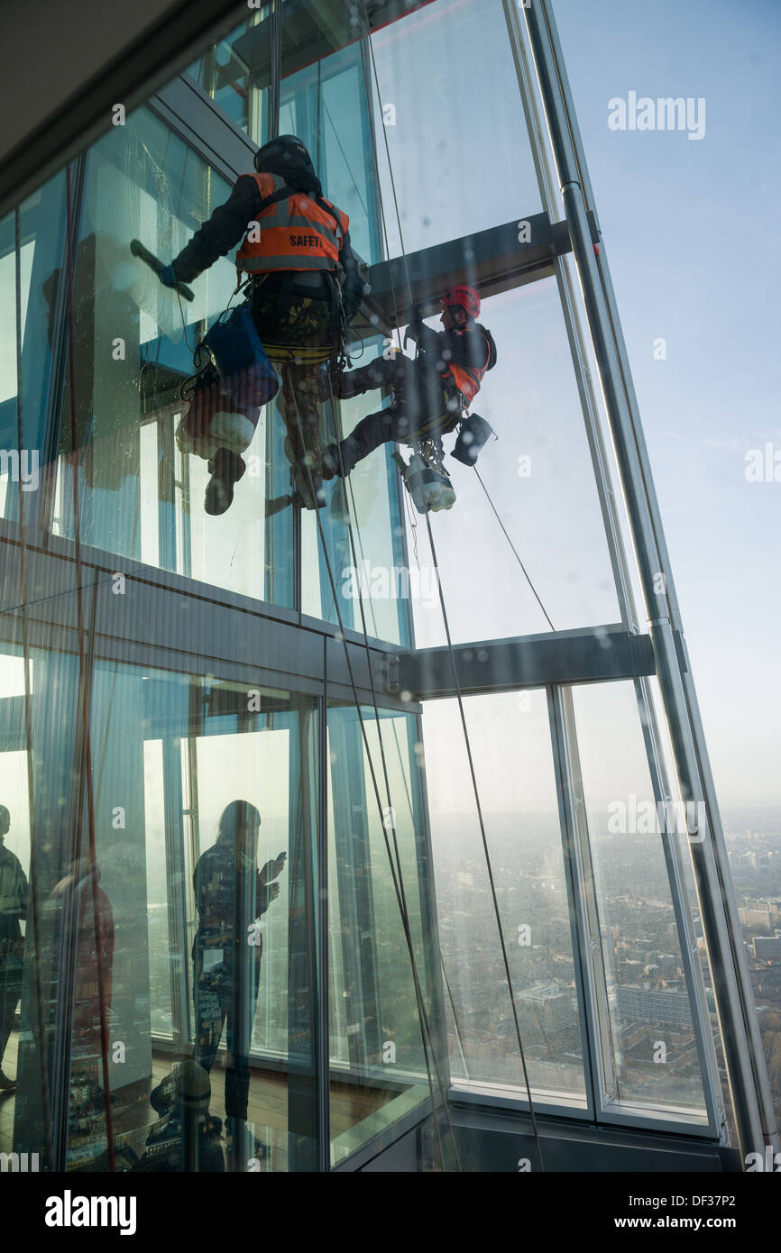 London shard full length hi-res stock photography and images - Alamy