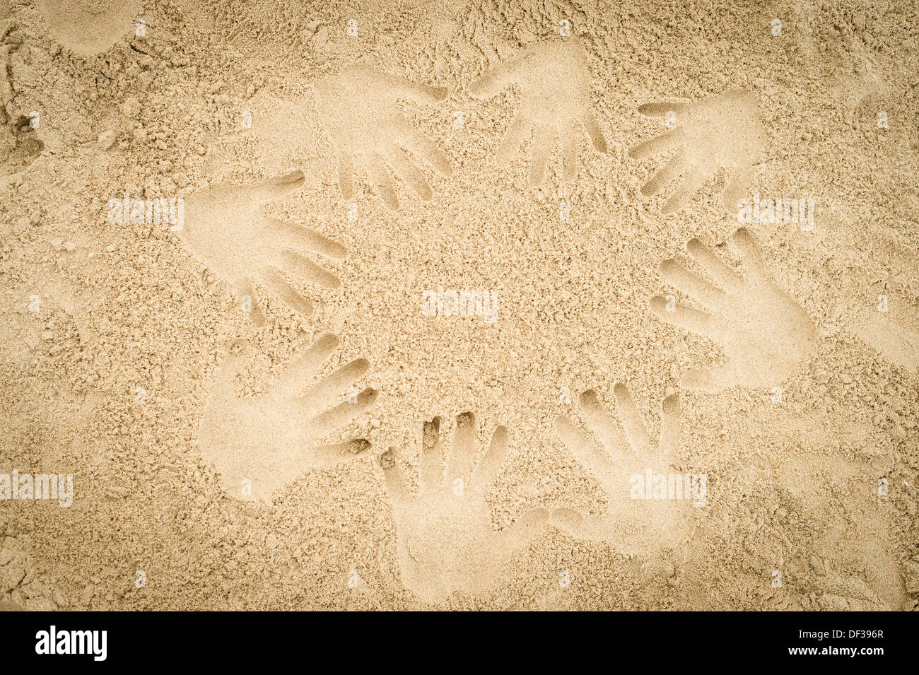 Handprint circle hi-res stock photography and images - Alamy