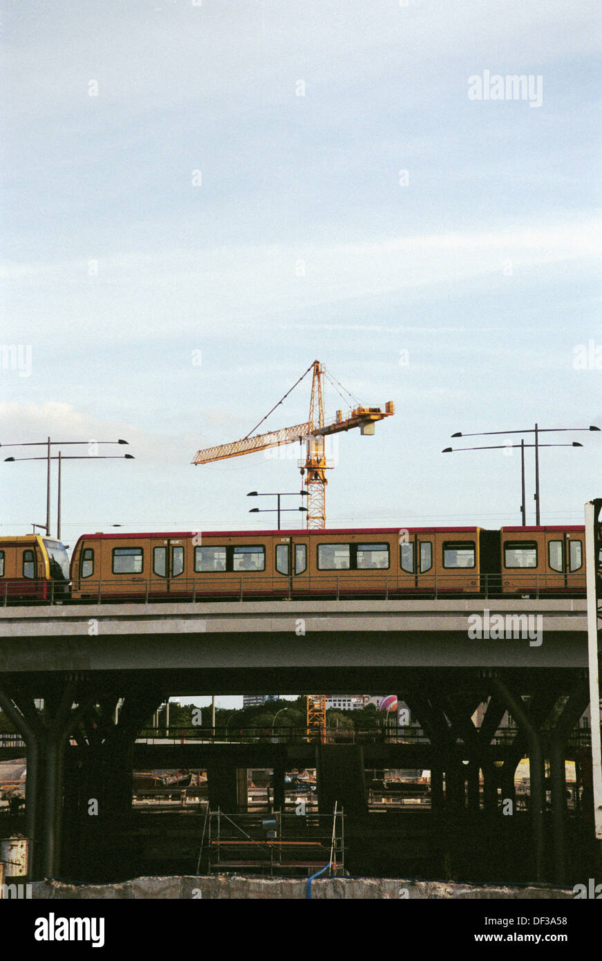 Construction site railroad overpass hi-res stock photography and images ...
