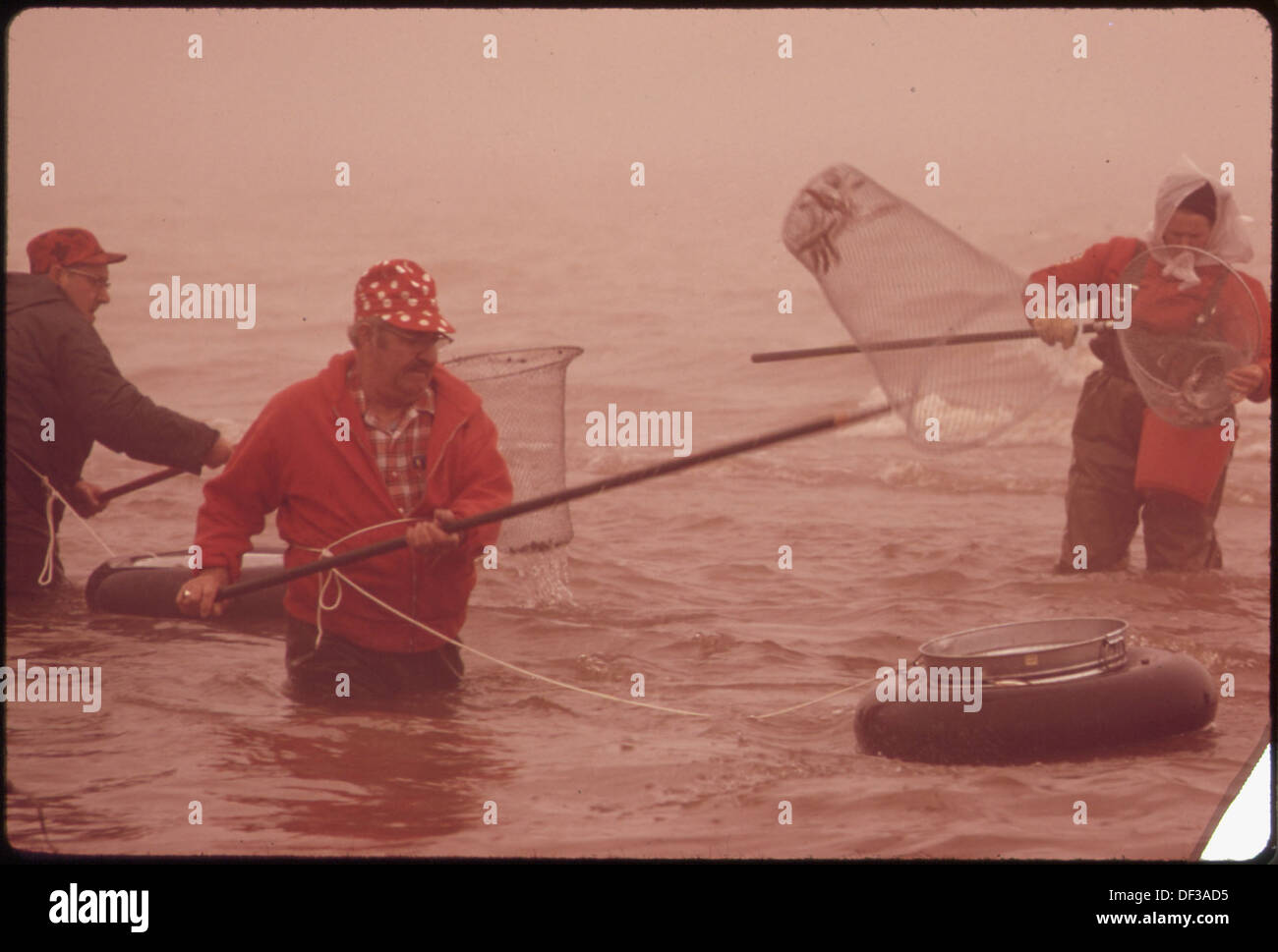 Annual smelt run at singing bridge hi-res stock photography and images ...