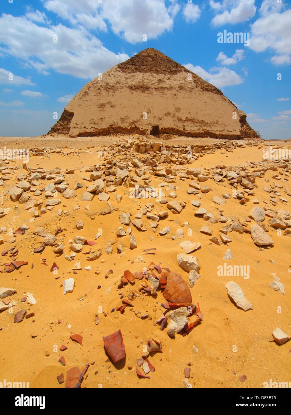 Pirámide blanca hi-res stock photography and images - Alamy