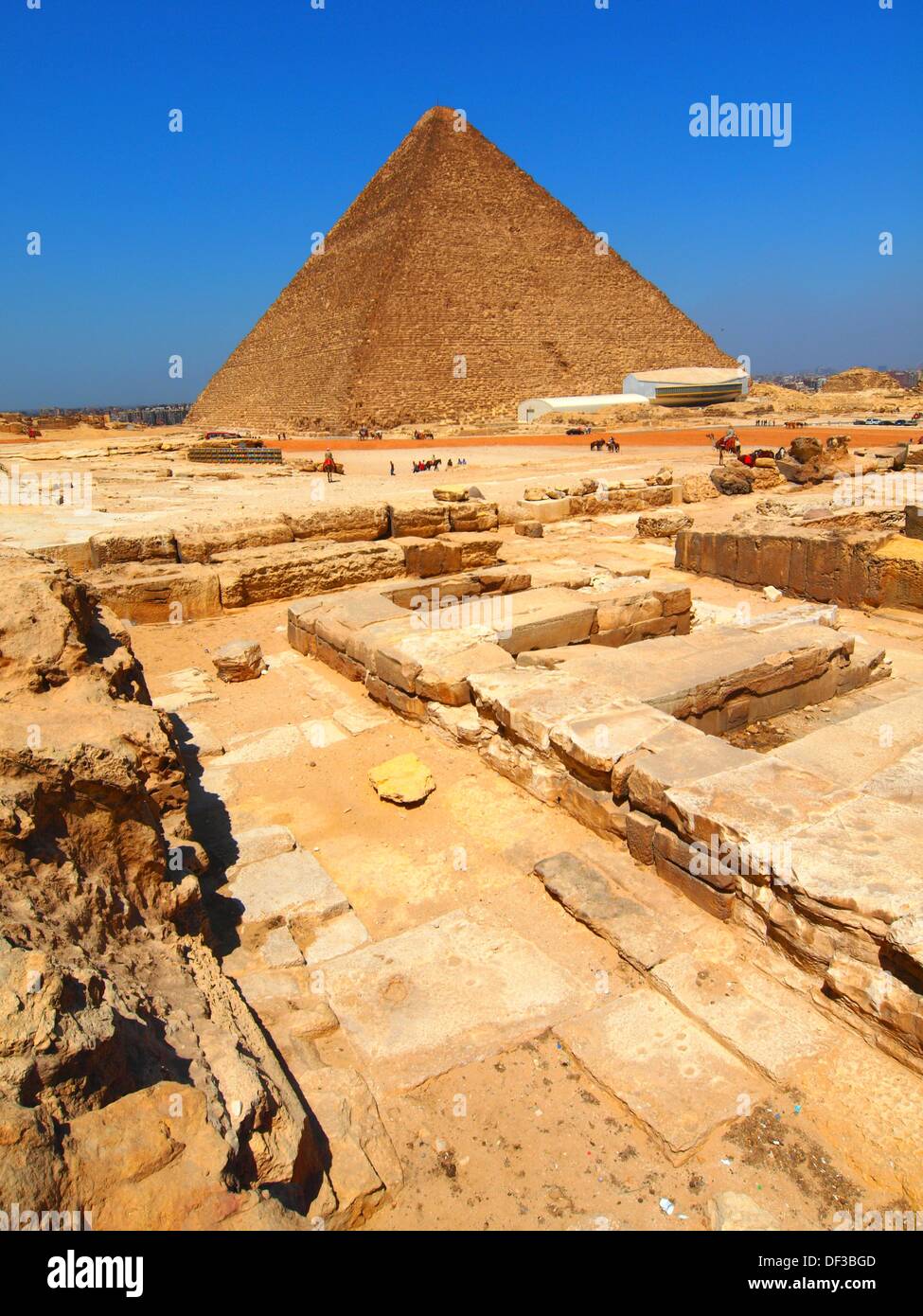 Keops pyramid giza cairo egypt hi-res stock photography and images - Alamy