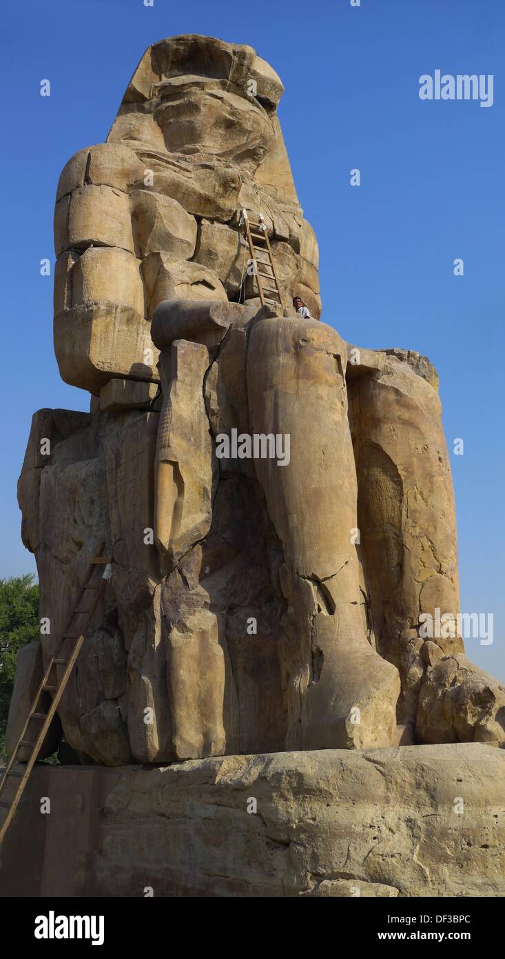 The colossus of memnon hi-res stock photography and images - Alamy