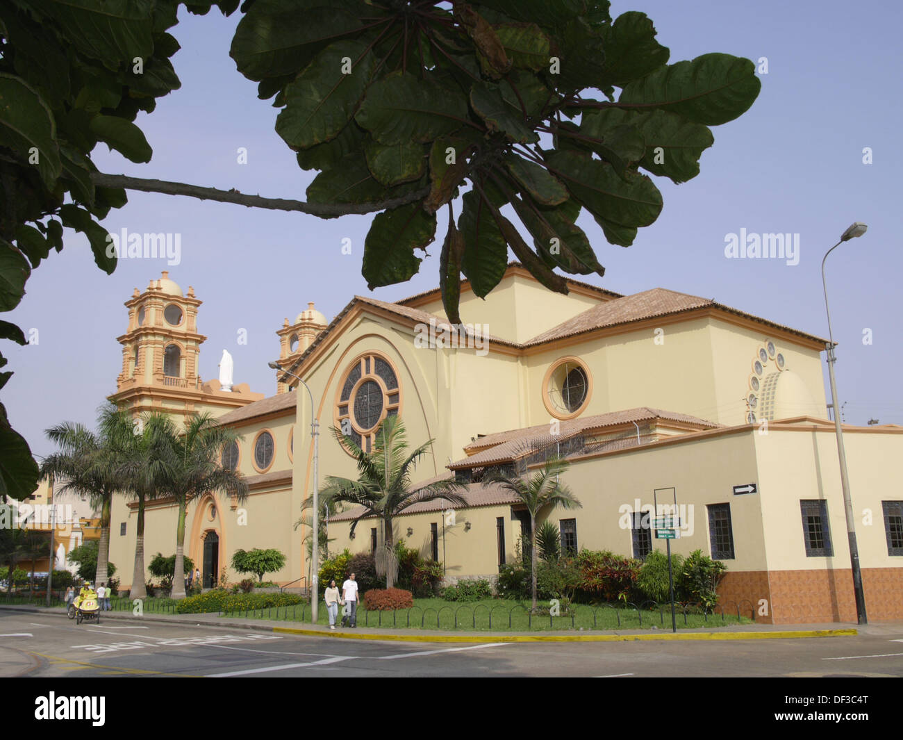 Virgen De Fatima High Resolution Stock Photography and Images - Alamy