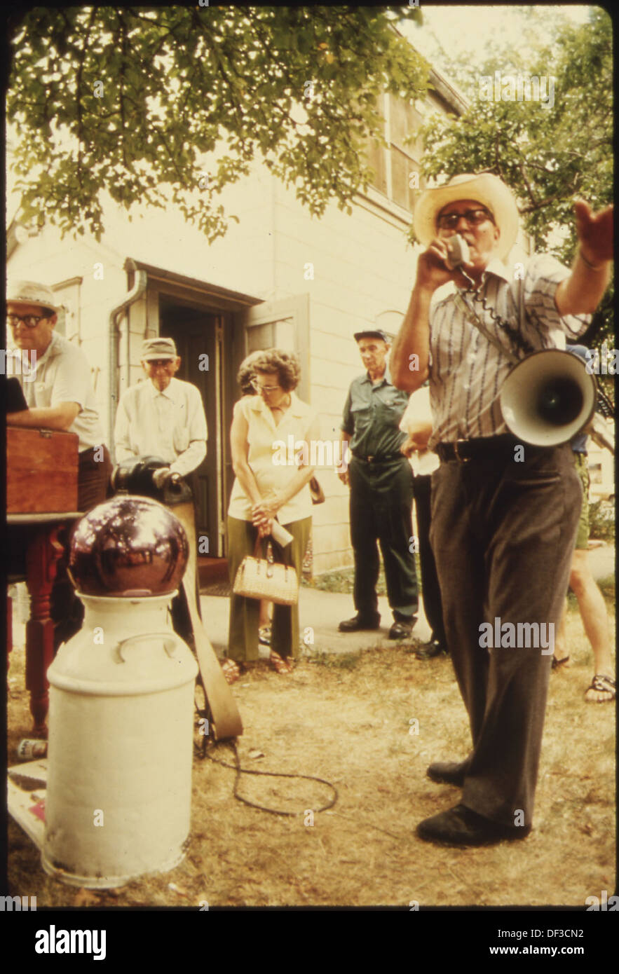 The old auctioneer hi-res stock photography and images - Alamy