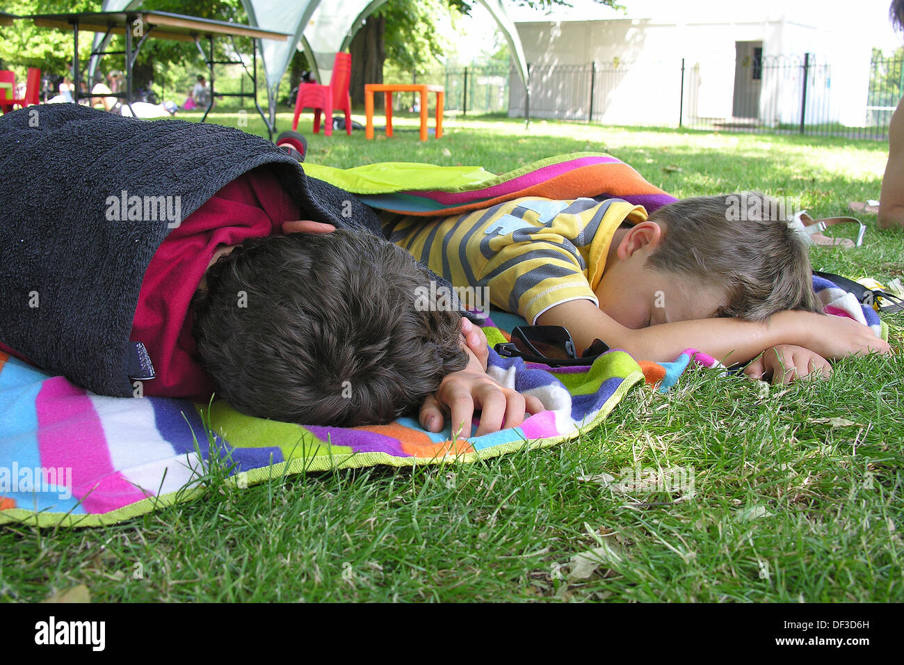 Doze off to sleep hi-res stock photography and images - Alamy