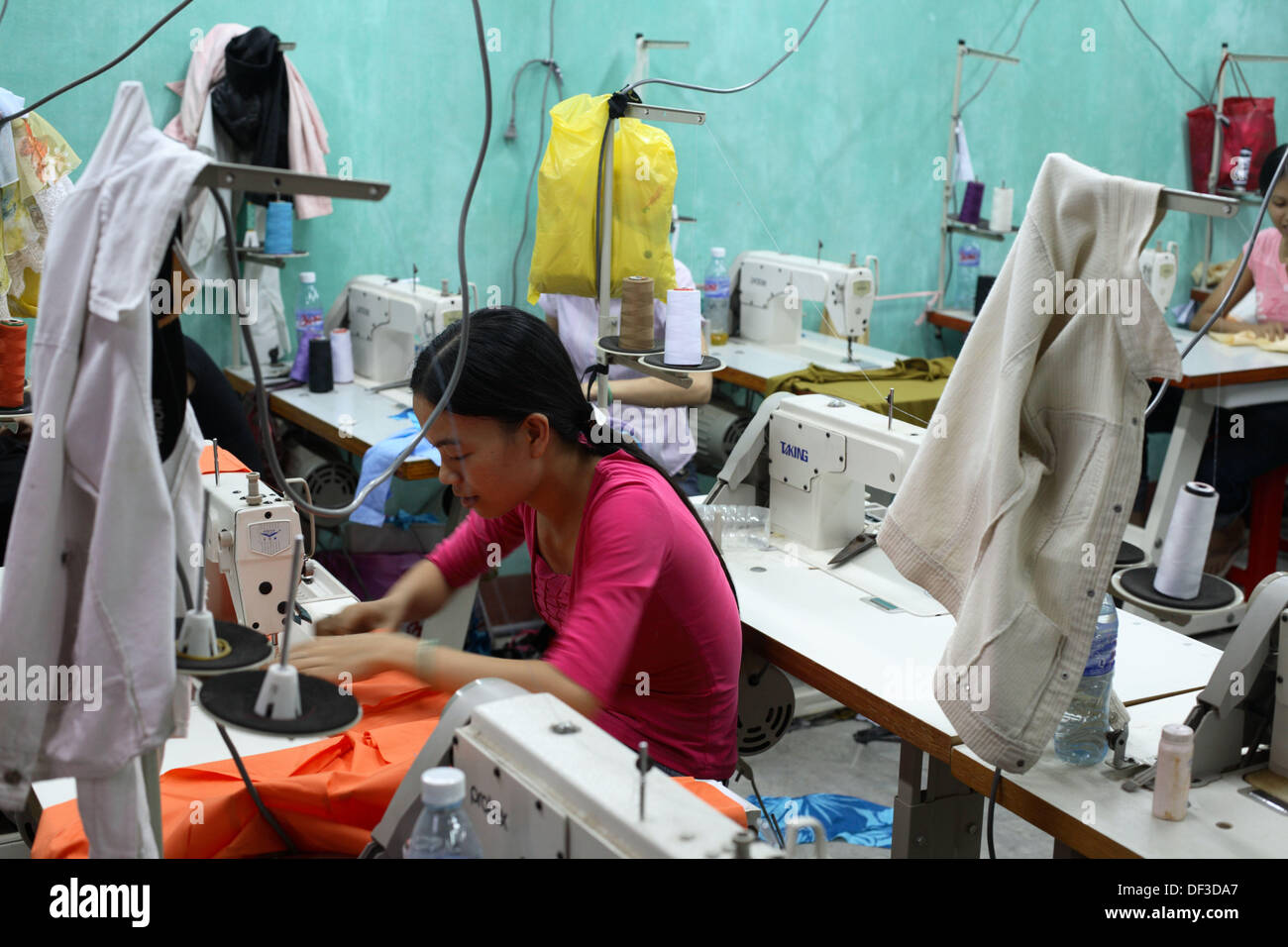Garment factory worker southeast asia hi-res stock photography and images - Alamy