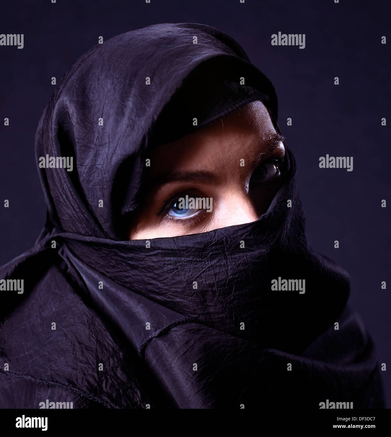 Muslim woman arabic covered hi-res stock photography and images - Alamy