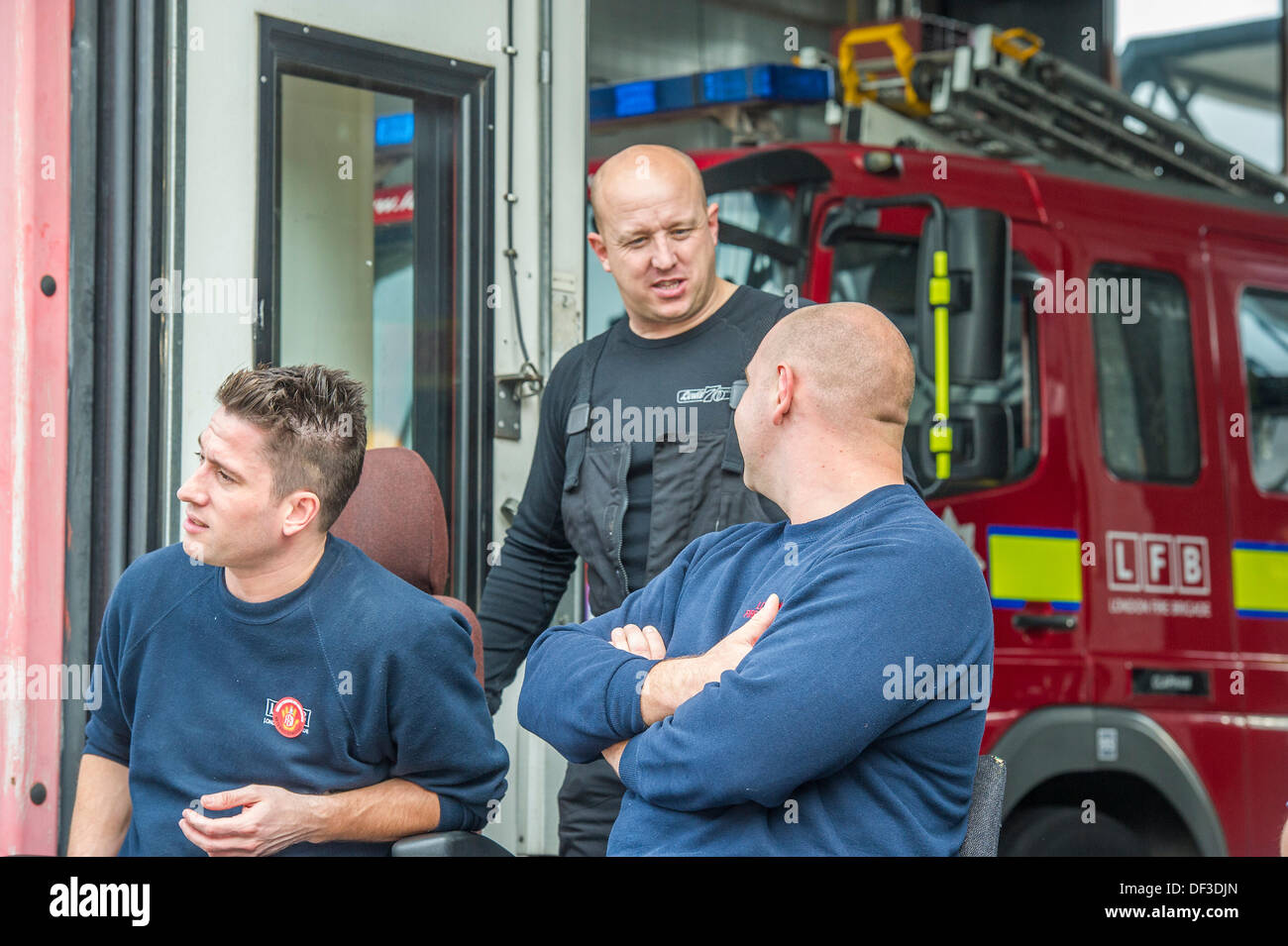 Fire station strike hi-res stock photography and images - Alamy