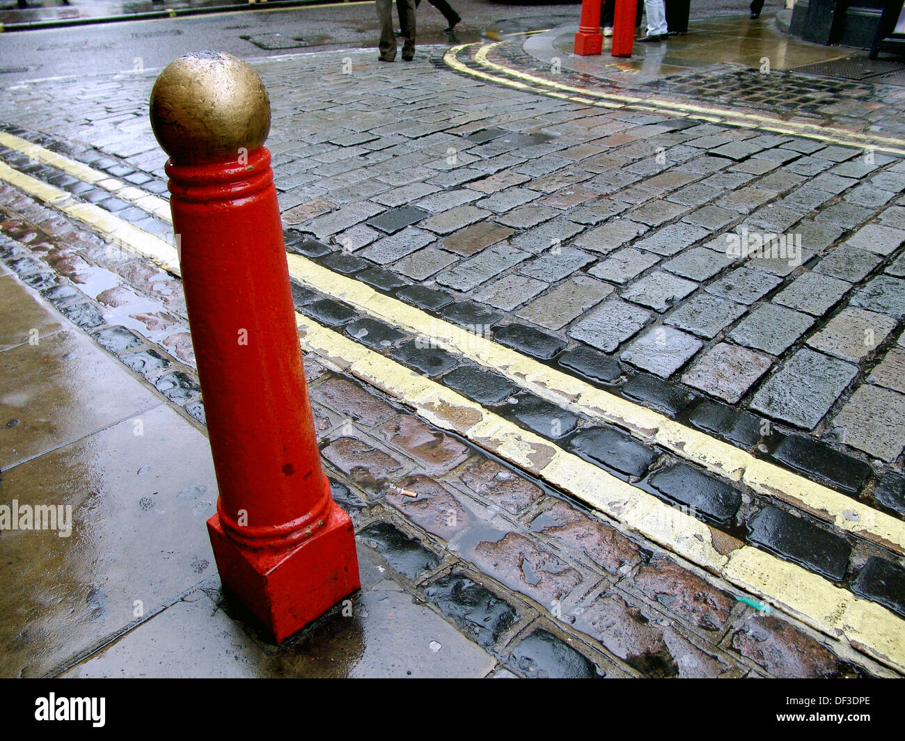 London pole hi-res stock photography and images - Alamy