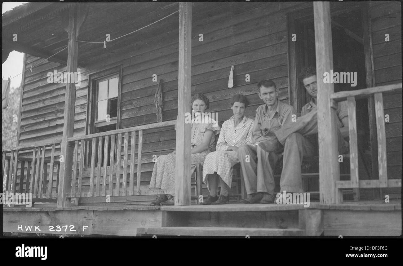A historical photograph of the Beavers family, with D.B. Beavers and ...