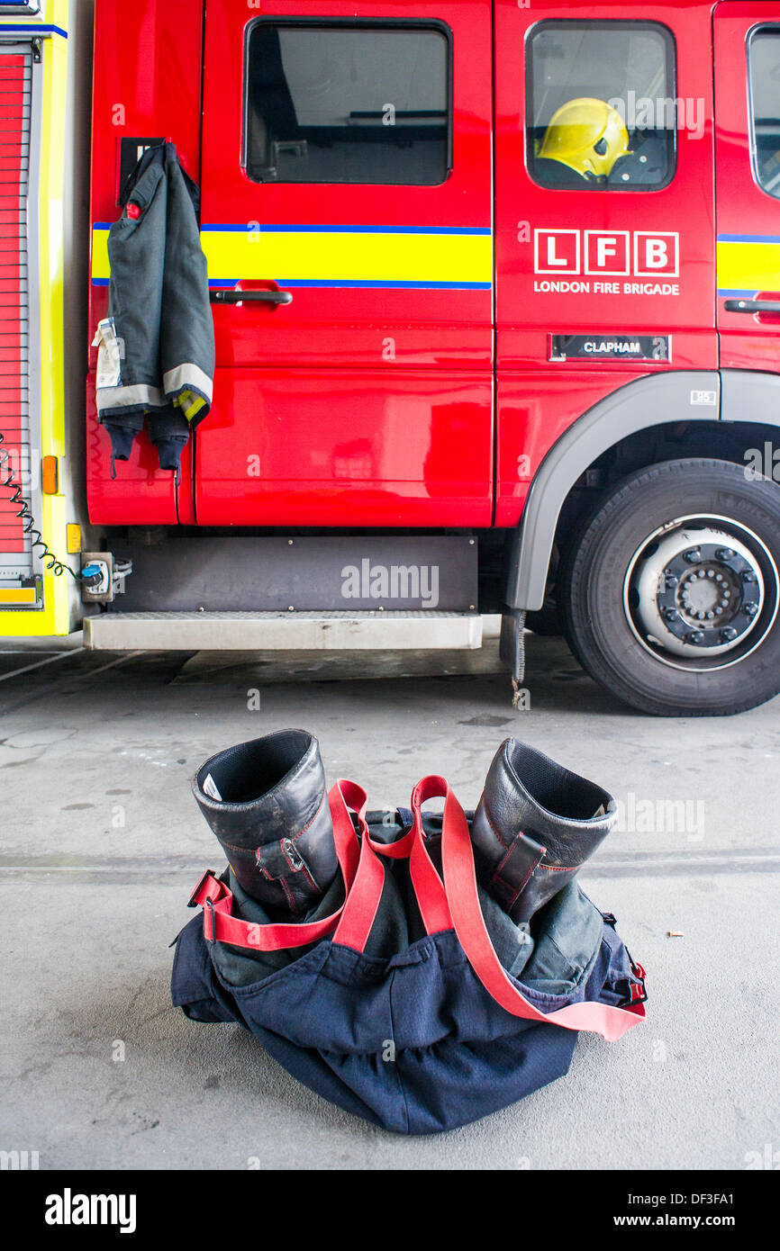 London, UK. 25th Sep, 2013. The sation is empty. Firefighters from the ...