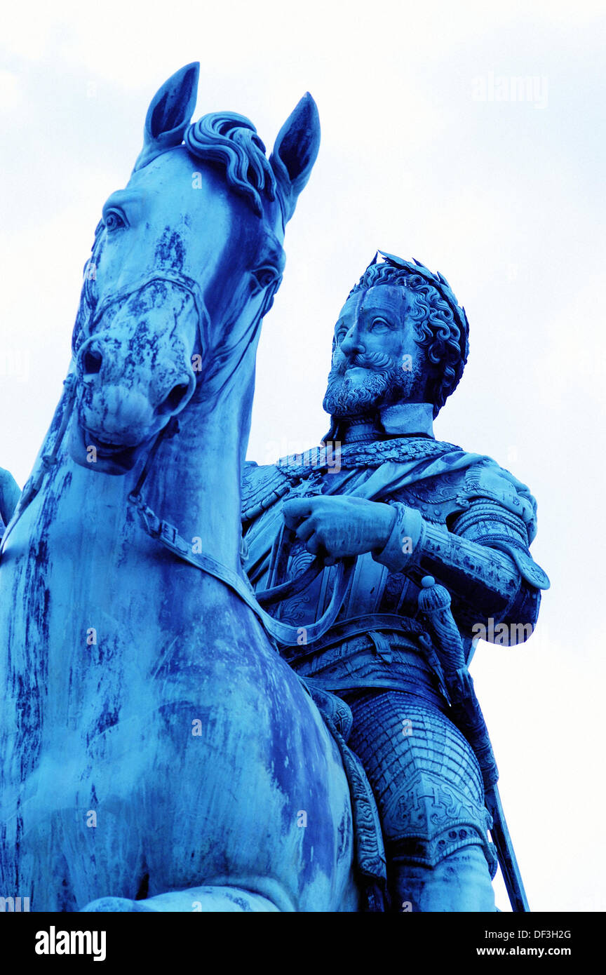 Statue of henry iv hi-res stock photography and images - Alamy