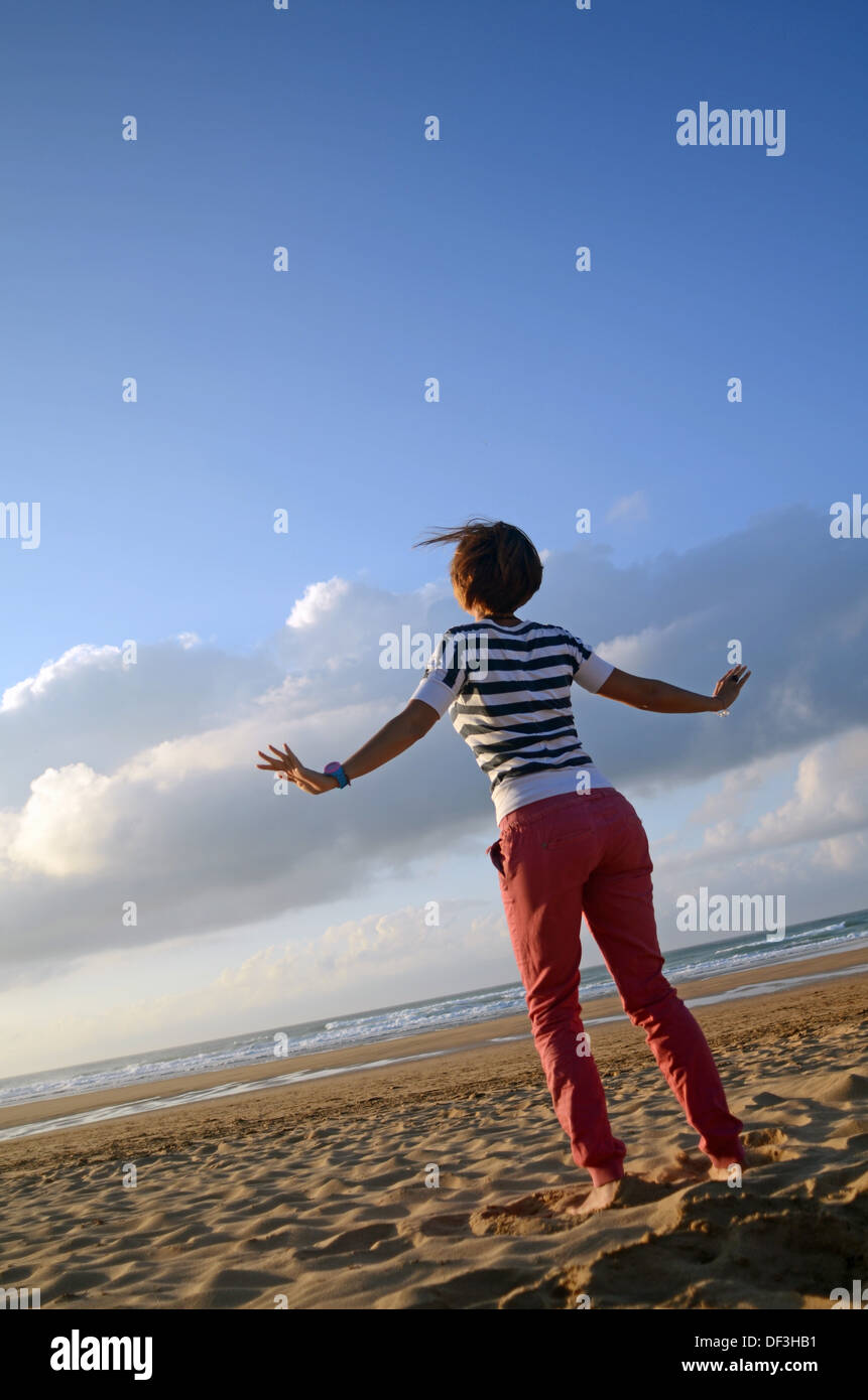 Woman dancing beach party hi-res stock photography and images - Alamy