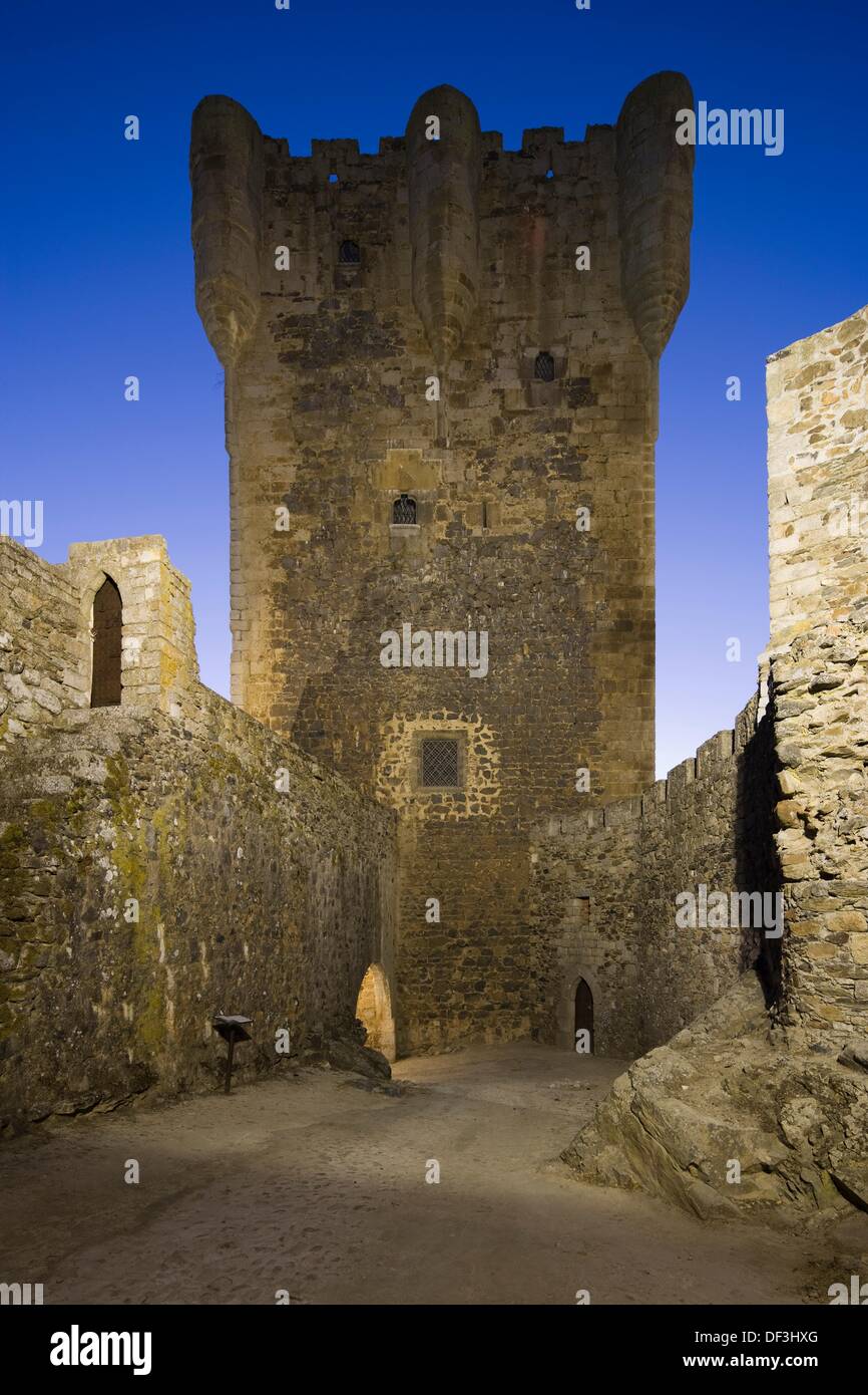 Monleon hi-res stock photography and images - Alamy