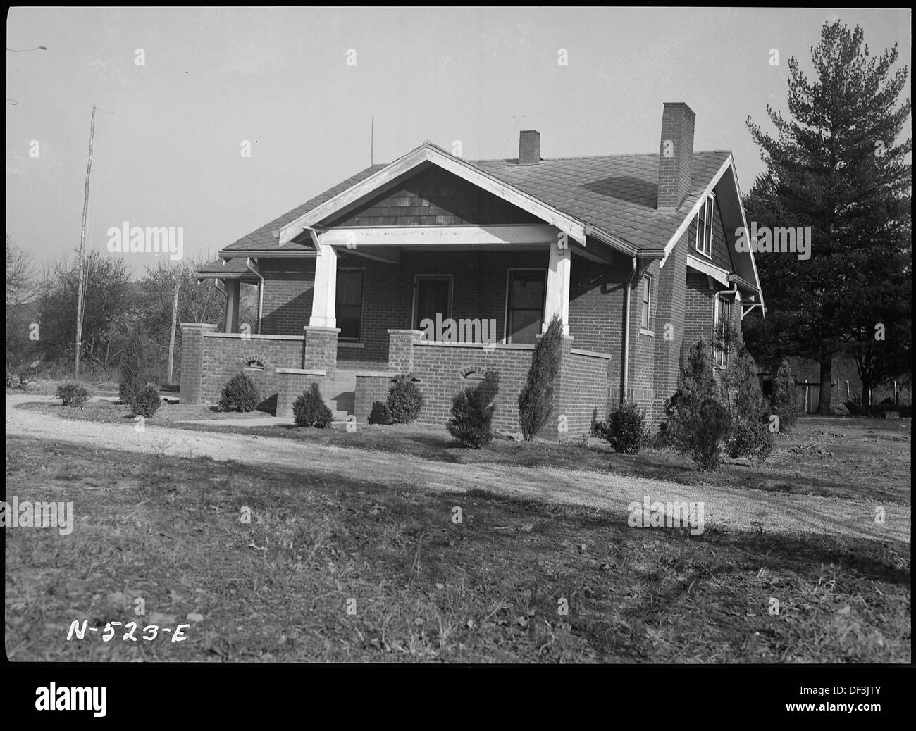 This image shows the Forest Ranger's residence located at Caryville ...