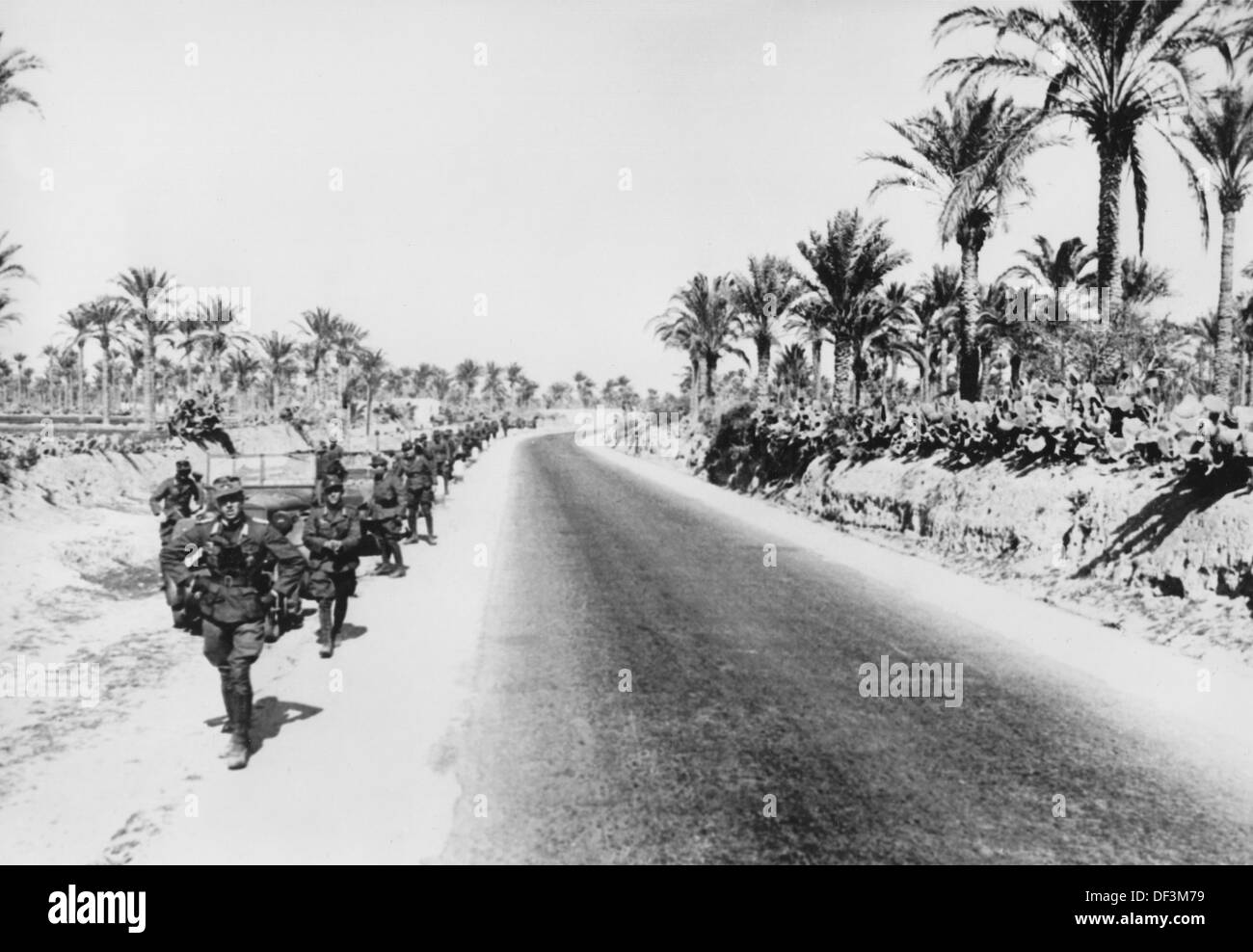 German africa korps ww2 hi-res stock photography and images - Alamy