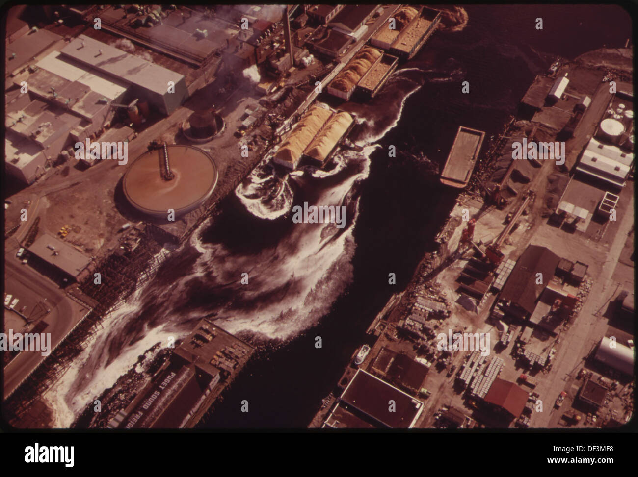 Georgia pacific sulphite pulp mill hi-res stock photography and images ...