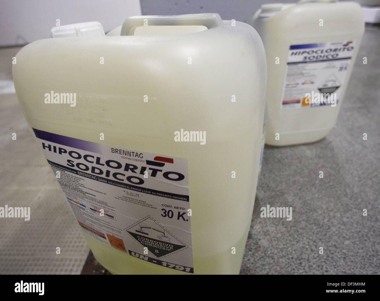 Sodium hypochlorite hi-res stock photography and images - Alamy