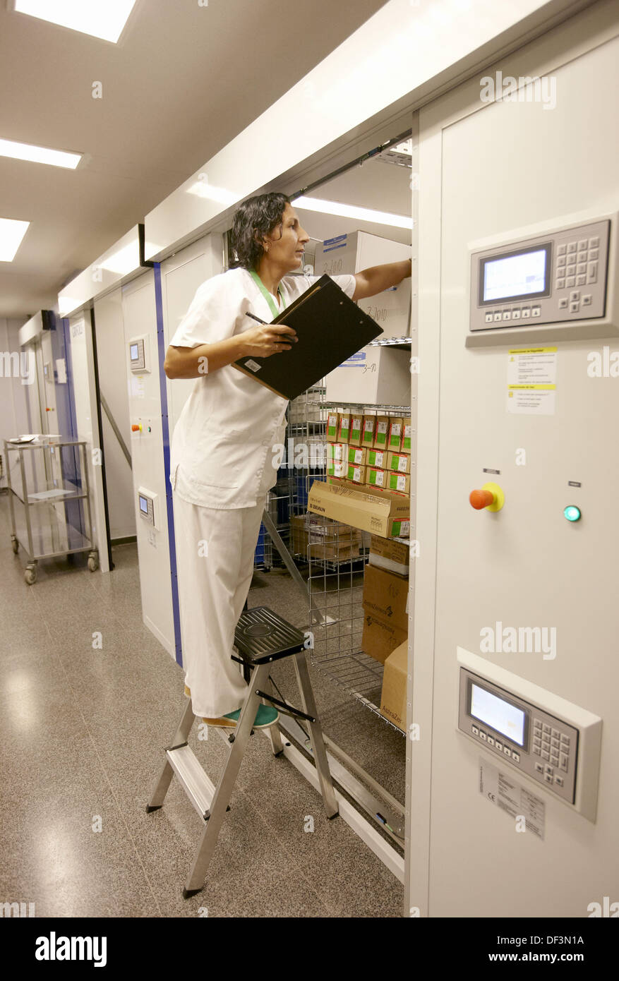 Hospital ladder hi-res stock photography and images - Alamy