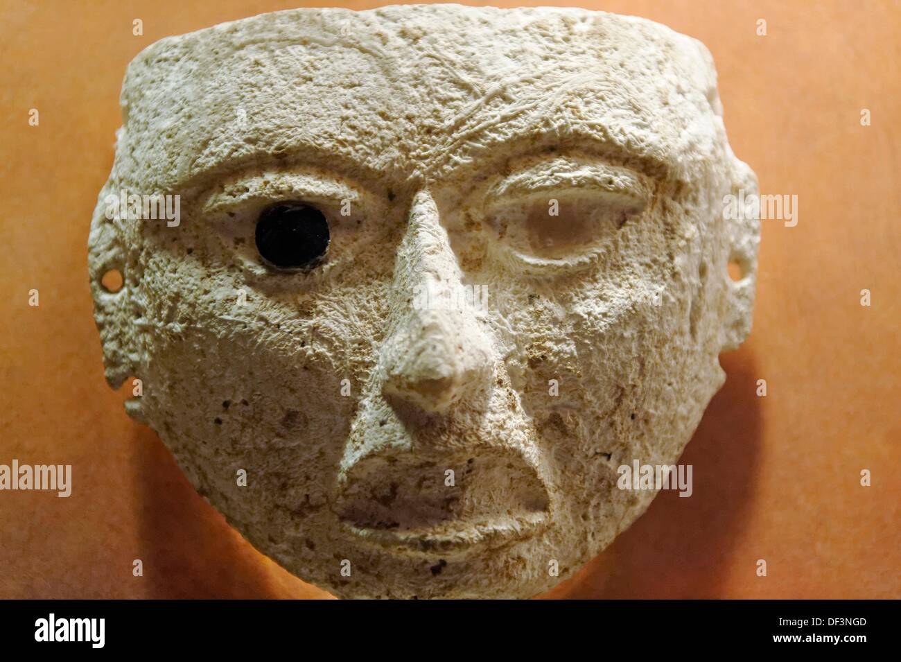An aztec mask hi-res stock photography and images - Alamy