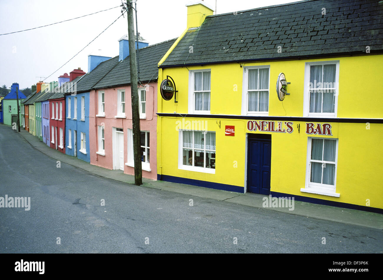 Colourful houses eyeries beara peninsula hi-res stock photography and ...