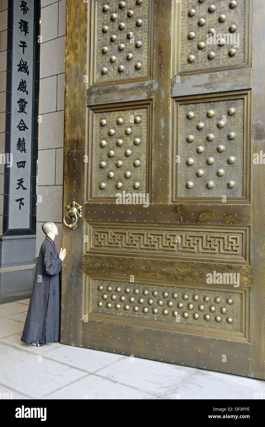 Taiwan chung tai chan monastery hi-res stock photography and images - Alamy