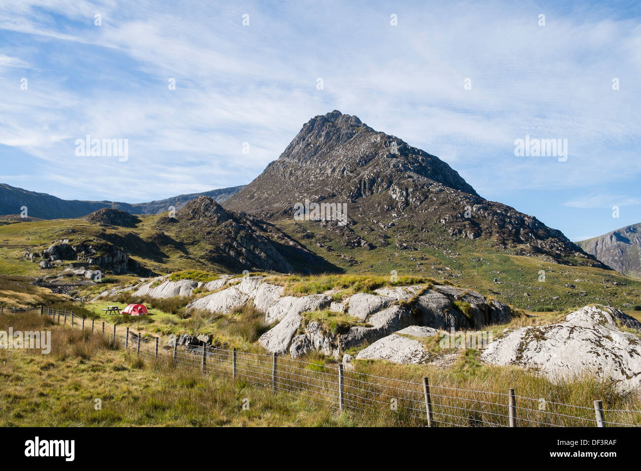 View to Mount Tryfan east face in Snowdonia National Park, Ogwen Valley ...
