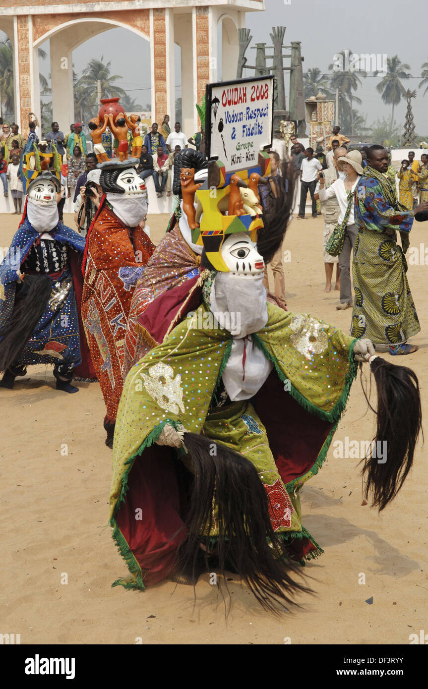 Voodoo festival benin mask hi-res stock photography and images - Alamy
