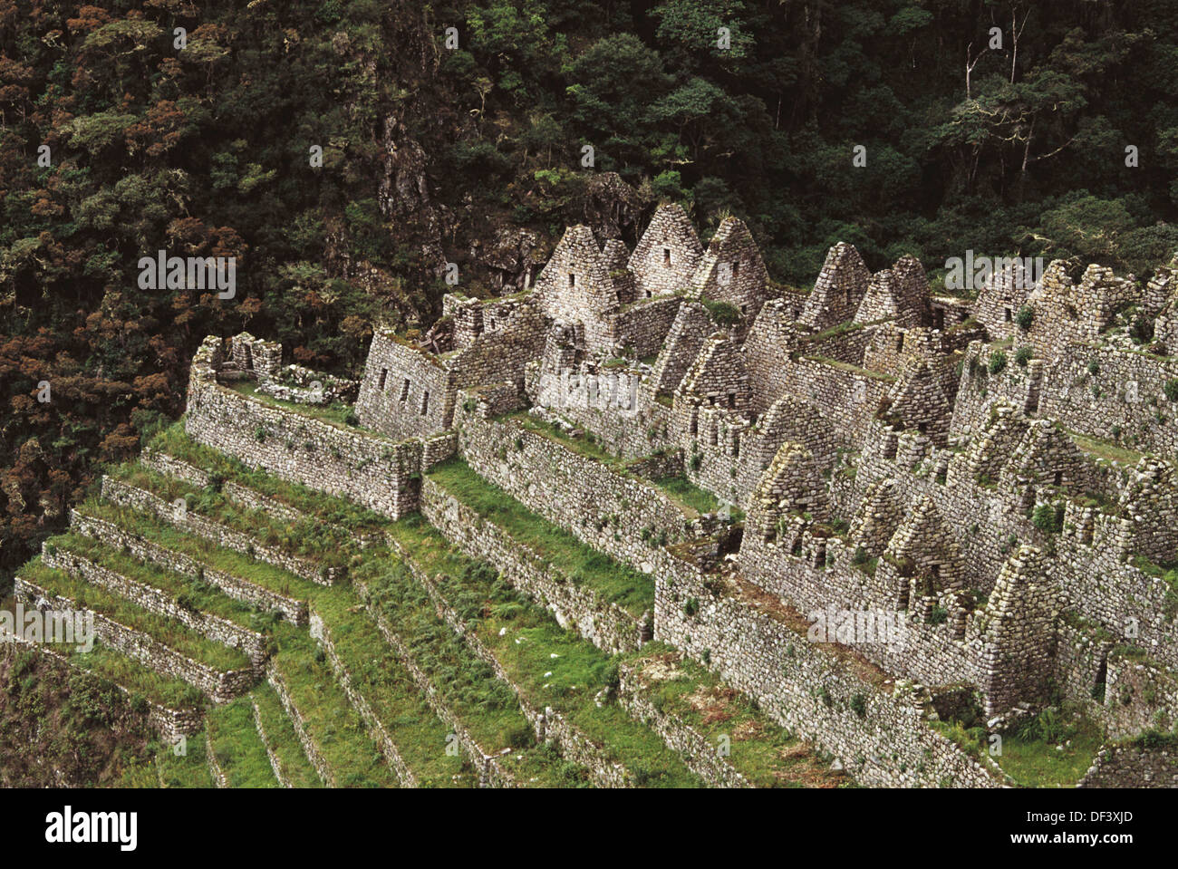 Winay wayna inca trail ruins hi-res stock photography and images - Alamy