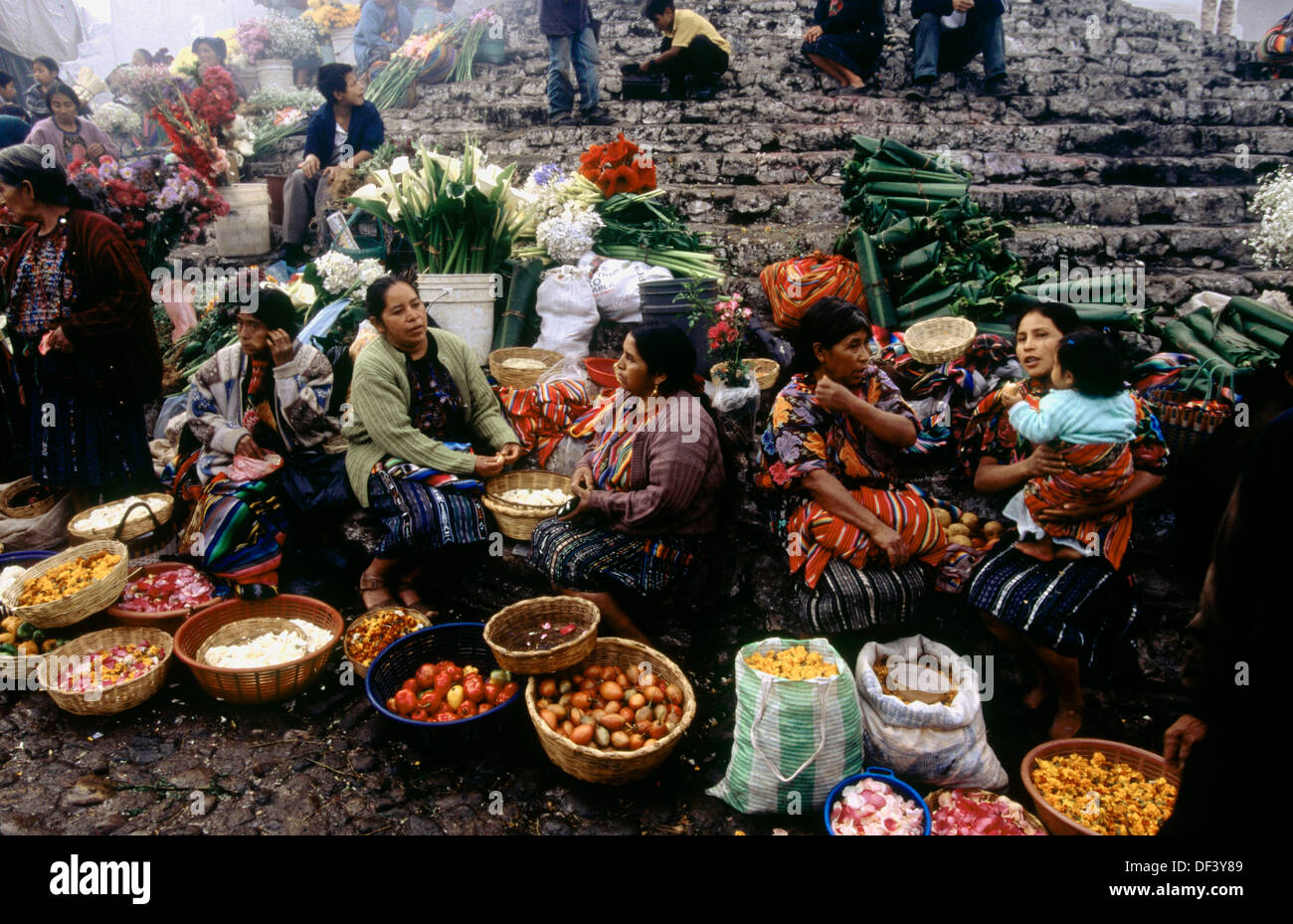 Chichicastenango market stall hi-res stock photography and images - Alamy