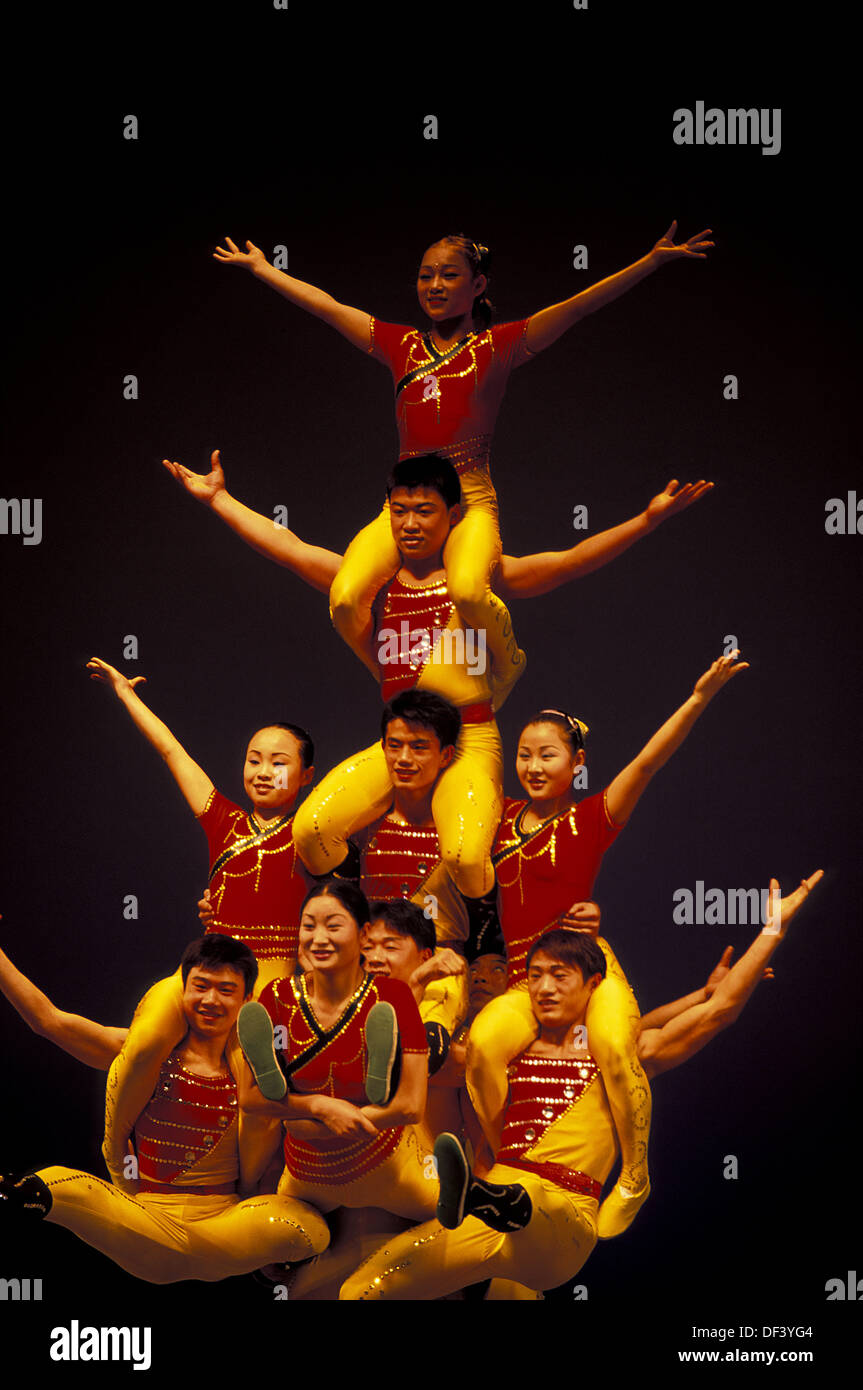 Acrobatic show shanghai hi-res stock photography and images - Alamy