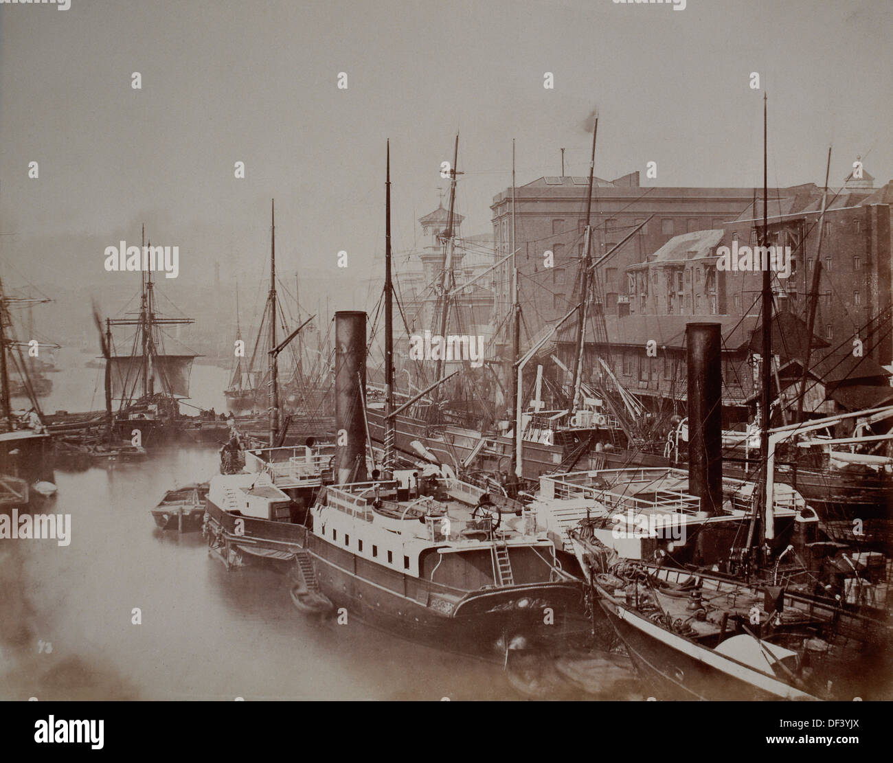 Boats dock steam hi-res stock photography and images - Alamy