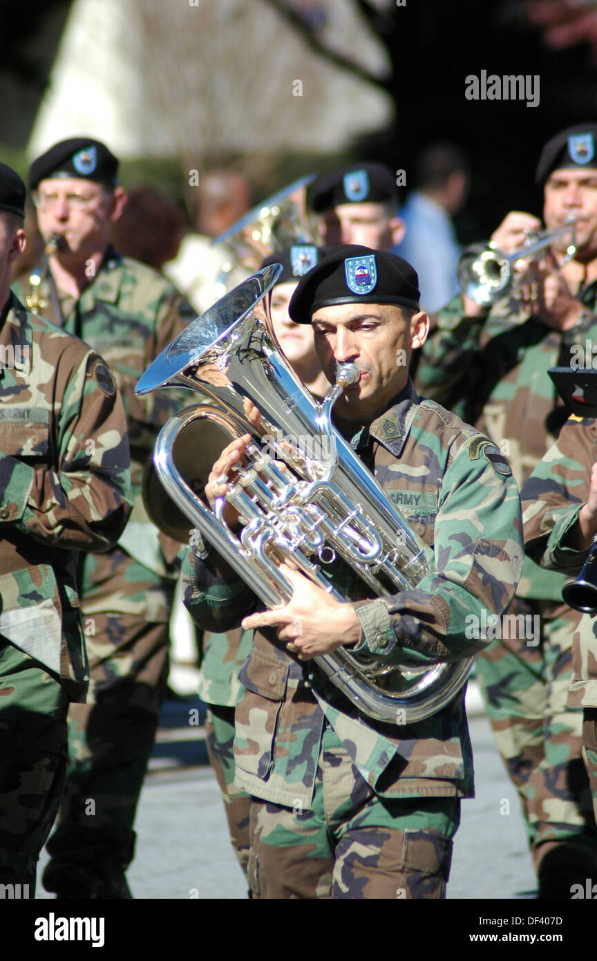Army band hi-res stock photography and images - Alamy