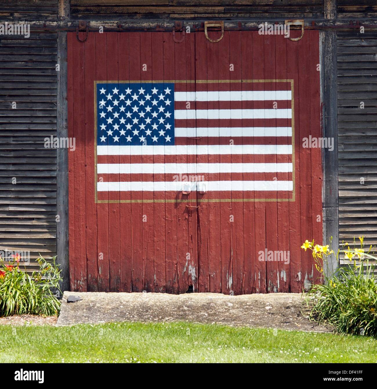 Barn american flag painted on hi-res stock photography and images - Alamy