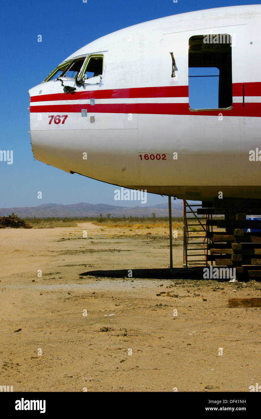 Aeroplane scrapyard hi-res stock photography and images - Alamy