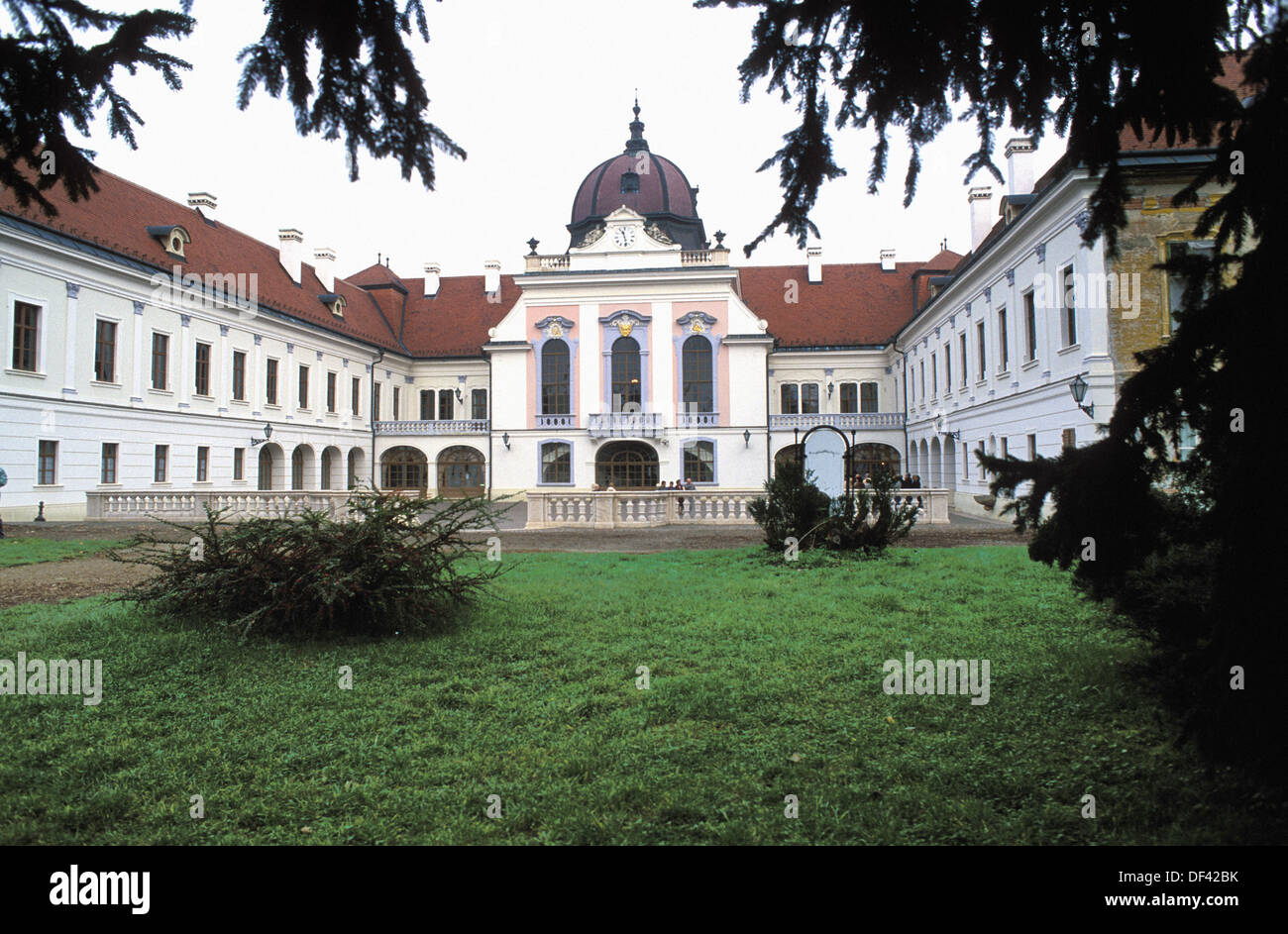 Baroque castle godollo hi-res stock photography and images - Alamy