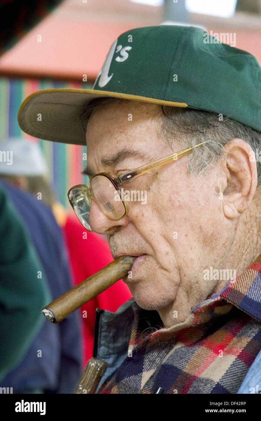 Cuban traditional domino game cigar hi-res stock photography and images ...