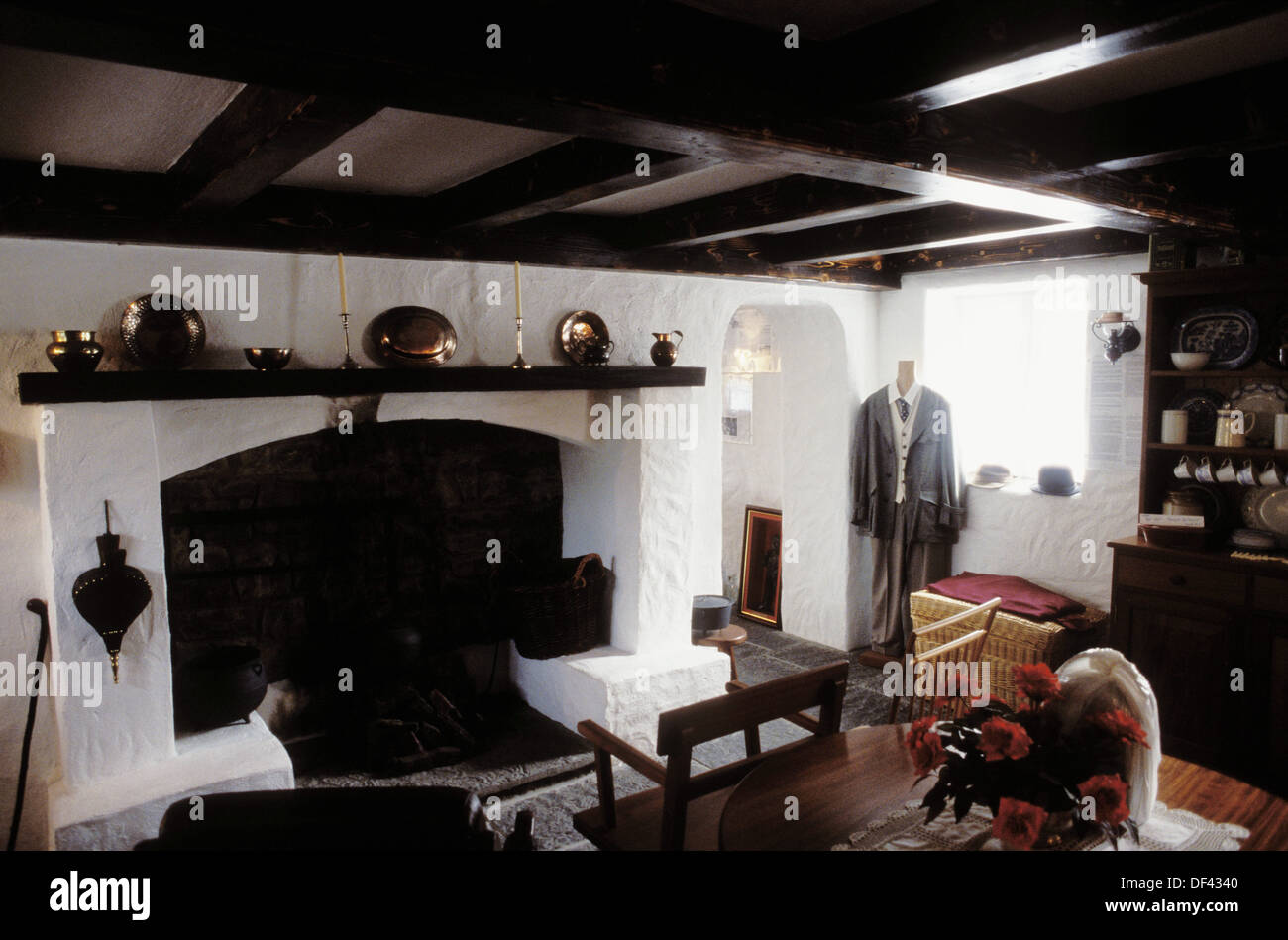 Cong cottage hi-res stock photography and images - Alamy